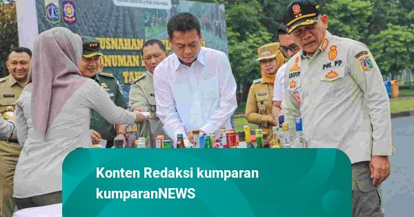 Satpol PP DKI Musnahkan 12.031 Botol Miras Ilegal, Paling Banyak dari ... Satpol PP DKI Musnahkan 12.031 Botol Miras Ilegal, Paling Banyak dari ...